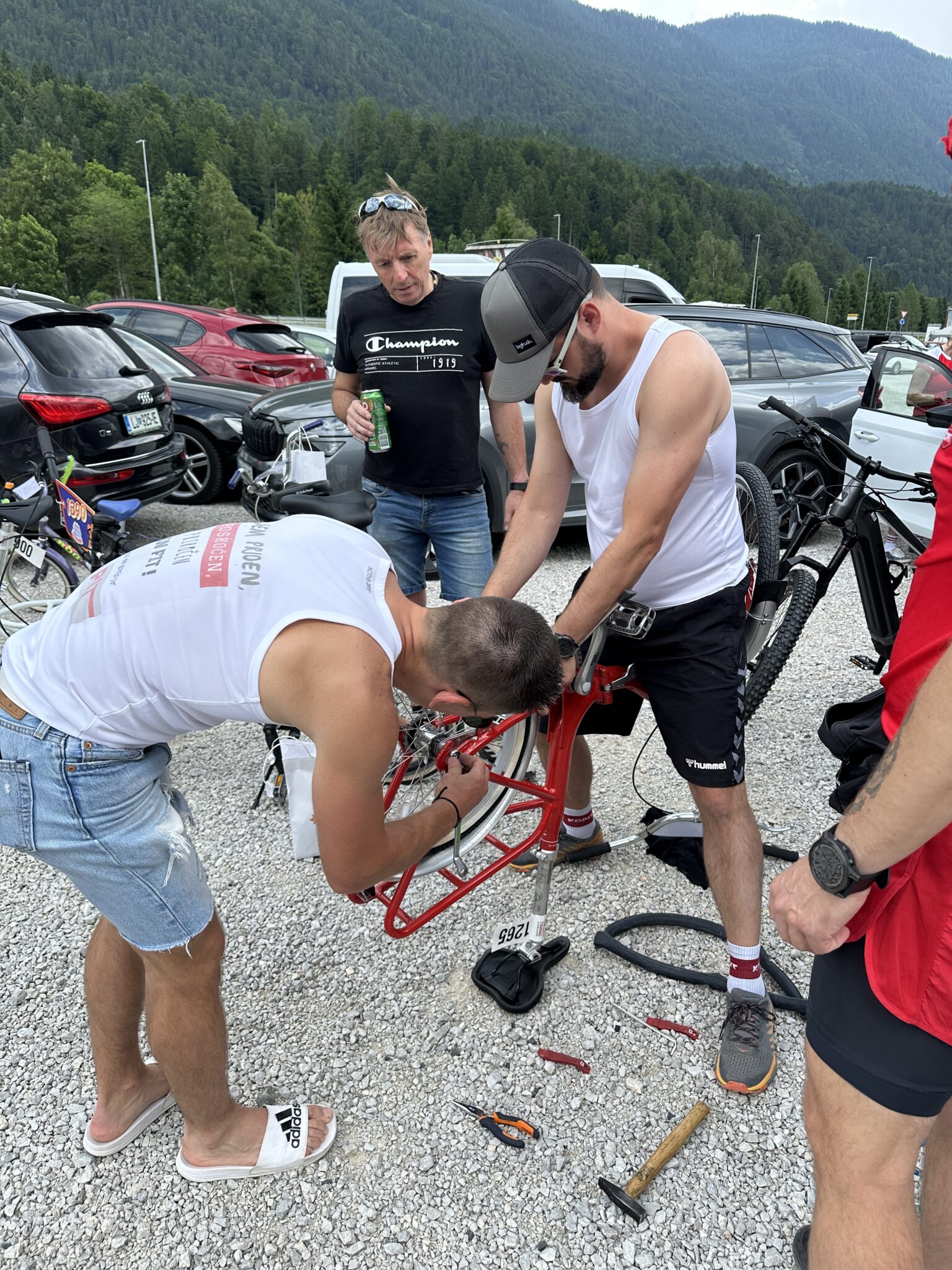 Goni Pony 2025: Kopitovci zavzeli Vršič v rekordni zasedbi! | Kopit d.o.o.